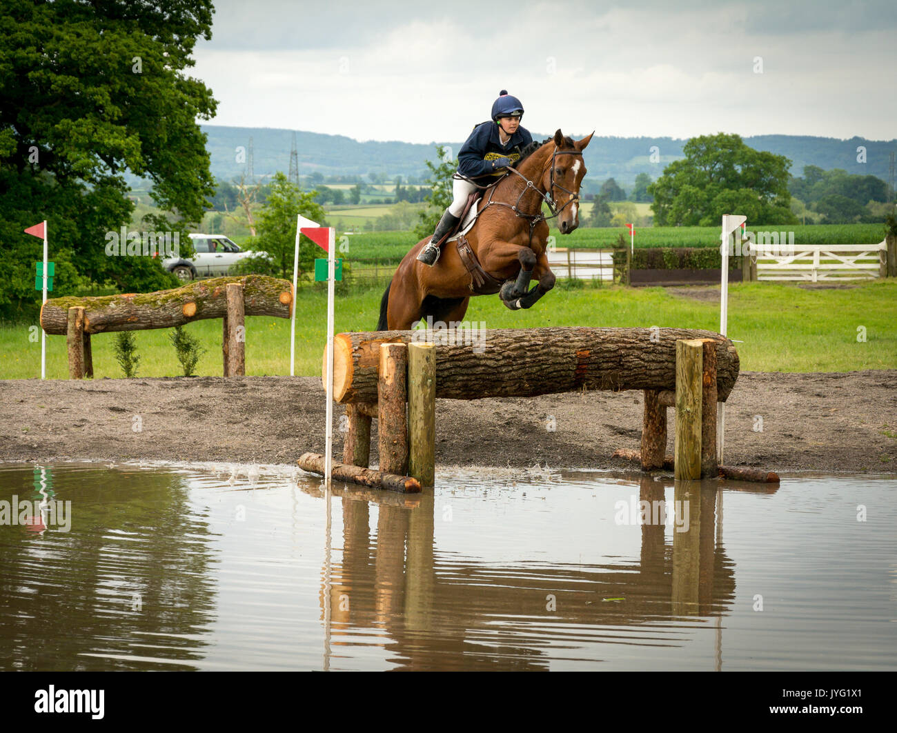 Riding race horse hi-res stock photography and images - Alamy