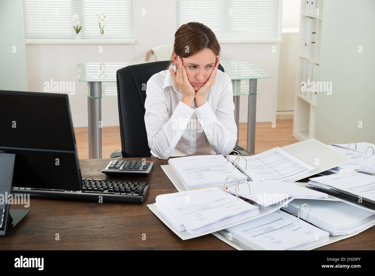 Accountant desk paper hi-res stock photography and images - Alamy