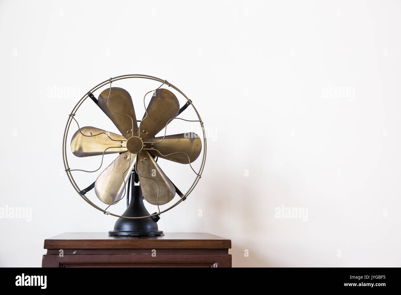 Table fan hi-res stock photography and images - Alamy