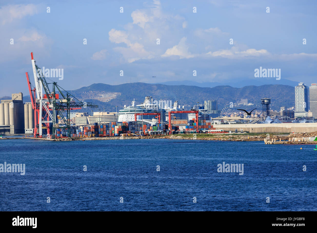 Shipping Freight and Cruise Ship Port Stock Photo - Alamy