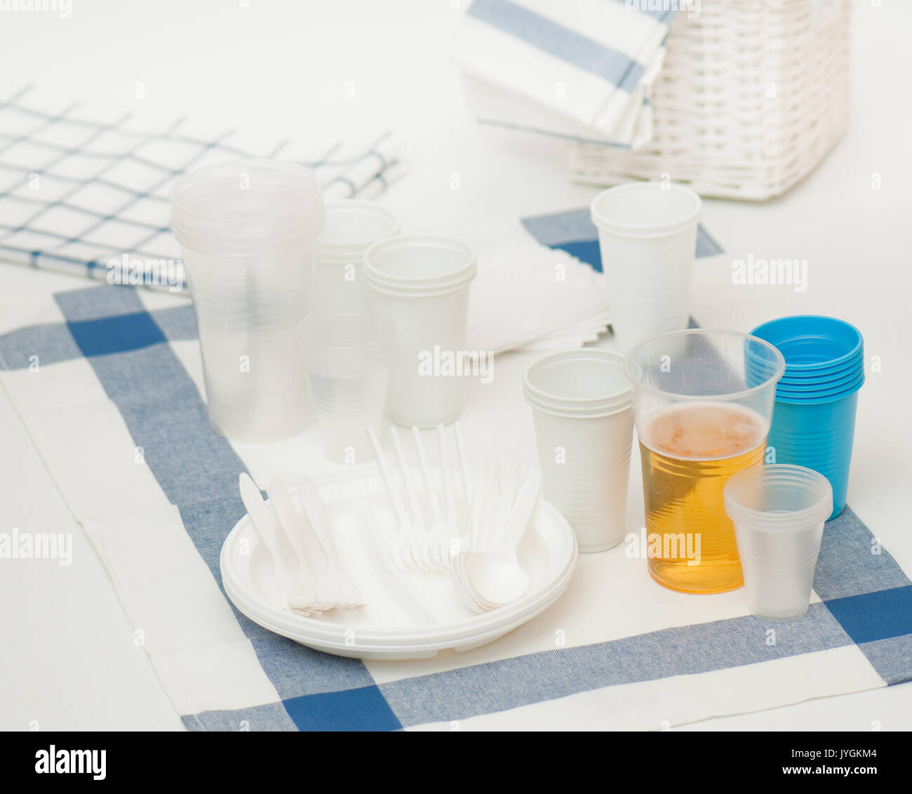 Set of disposable dishes Stock Photo - Alamy