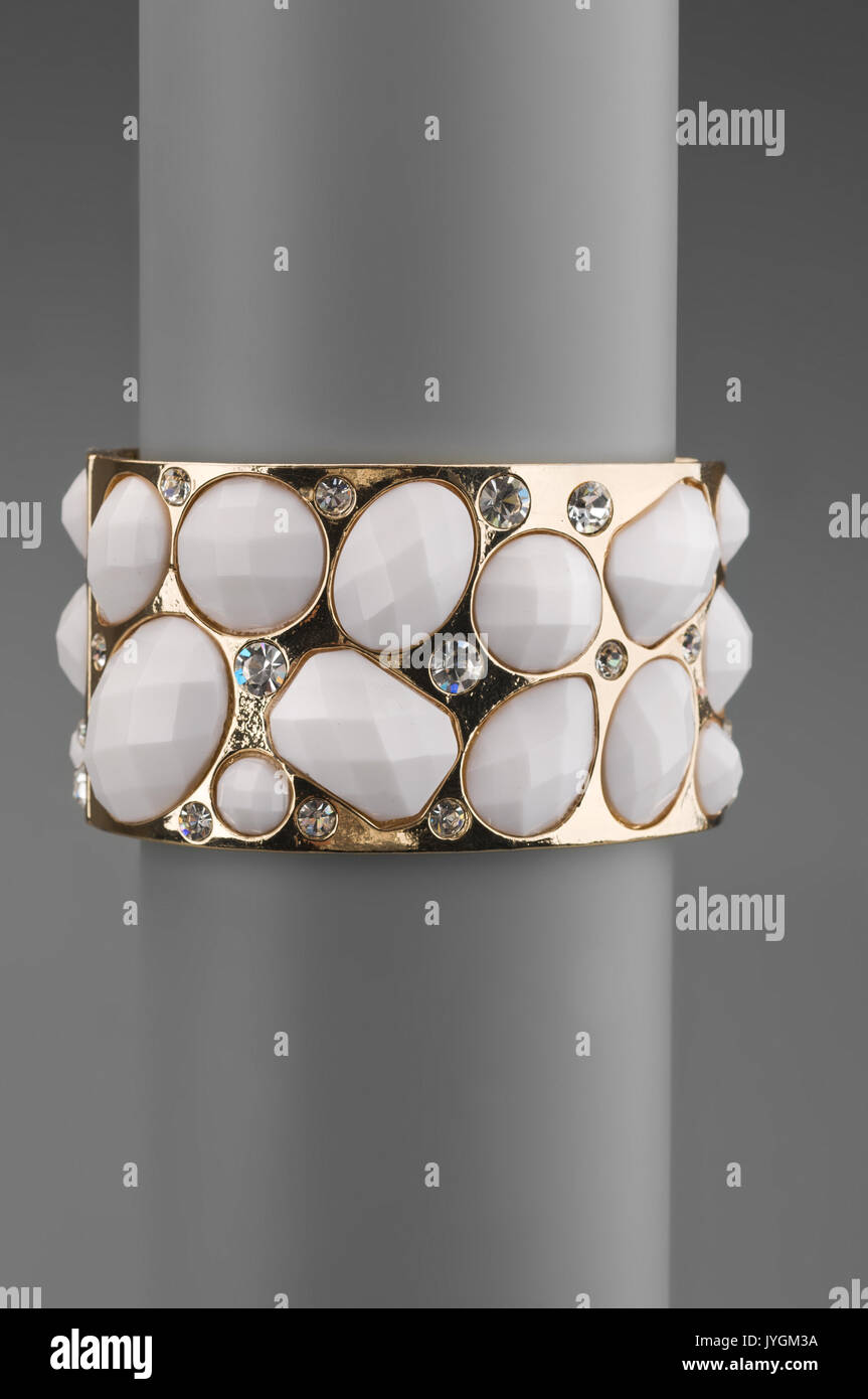 Valuable jewellery hi-res stock photography and images - Alamy