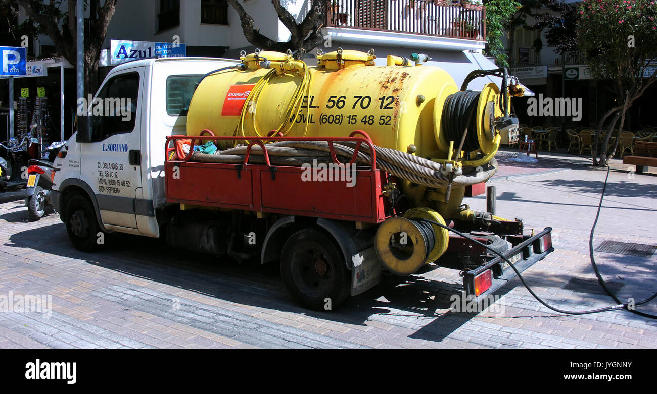 Transporting oil hi-res stock photography and images - Alamy
