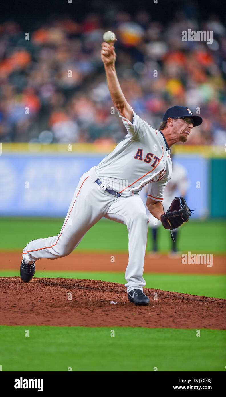 August 16, 2017: Houston Astros relief pitcher Tyler Clippard (19) in ...