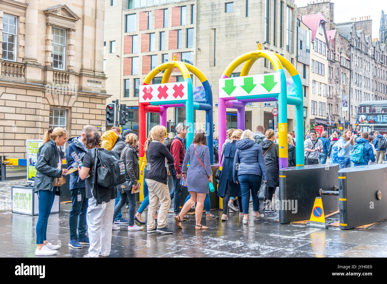 Edinburgh, UK. 18th Aug, 2017. The Fringe Edinburgh August 2017, crowds ...