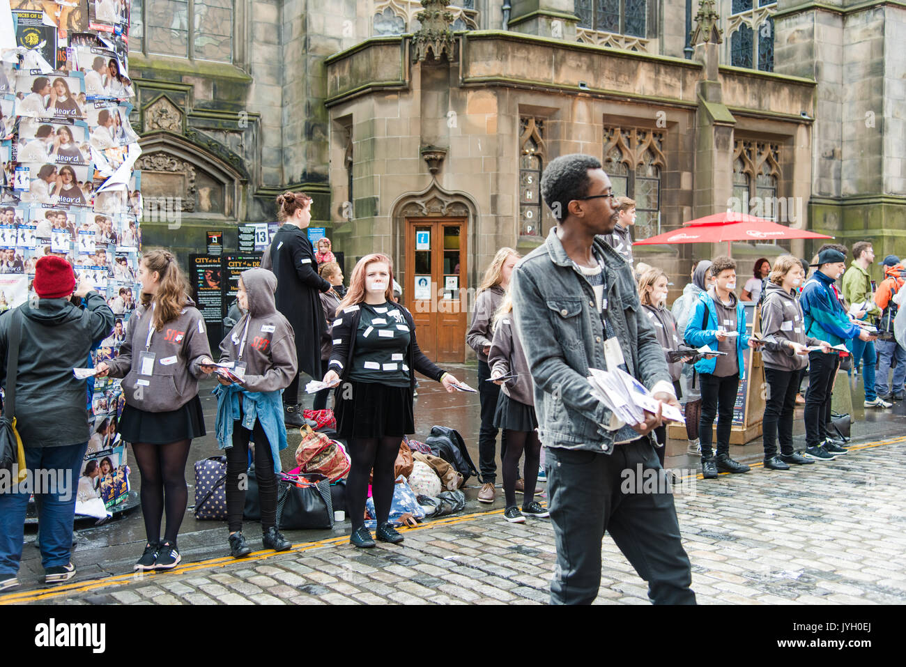 Edinburgh, UK. 18th Aug, 2017. The Fringe Edinburgh August 2017, crowds ...