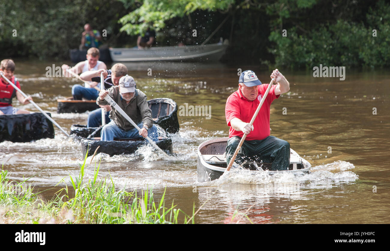 Cilgerran coracle race hi-res stock photography and images - Alamy