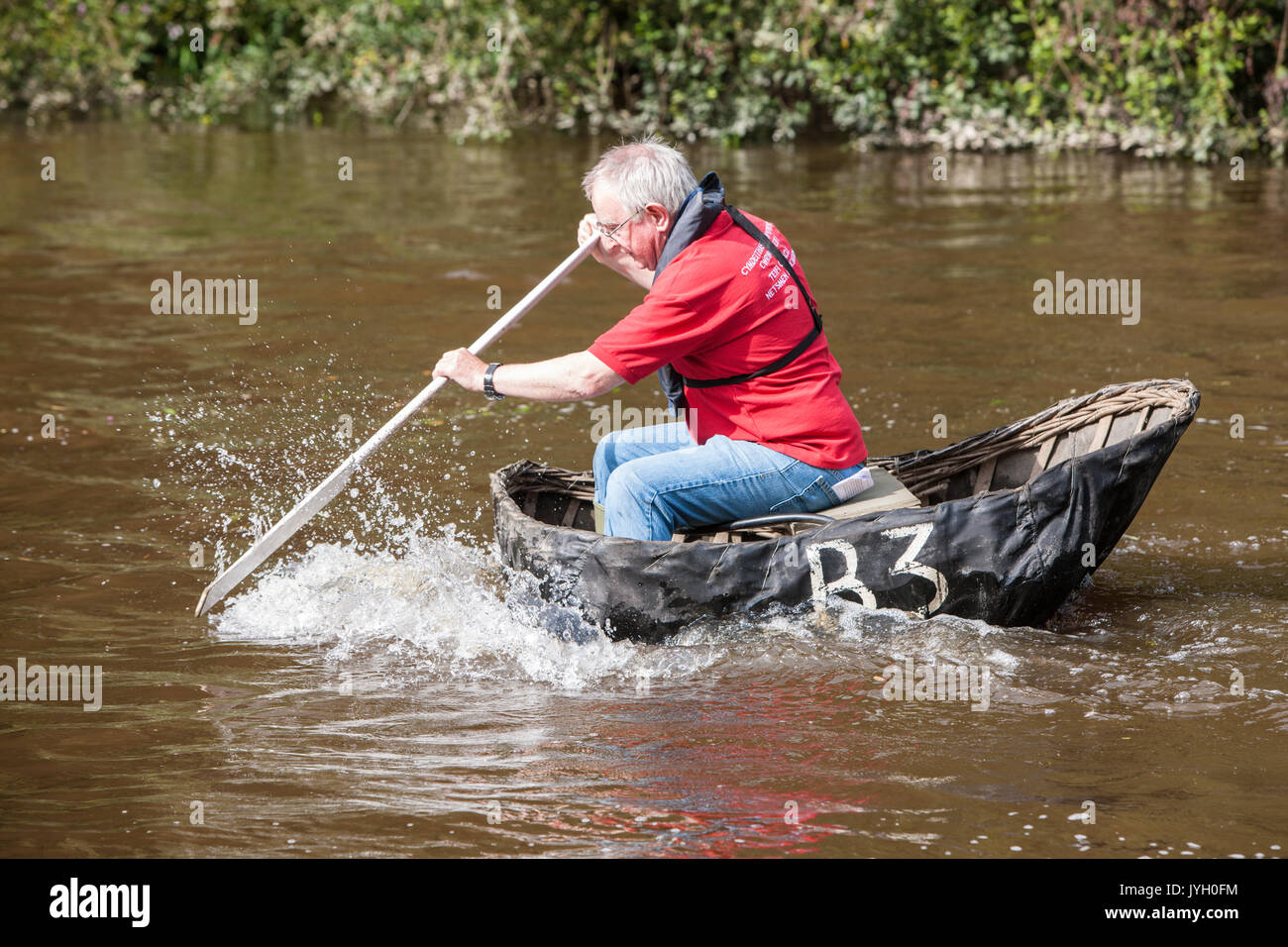 Coracle racing hi-res stock photography and images - Alamy
