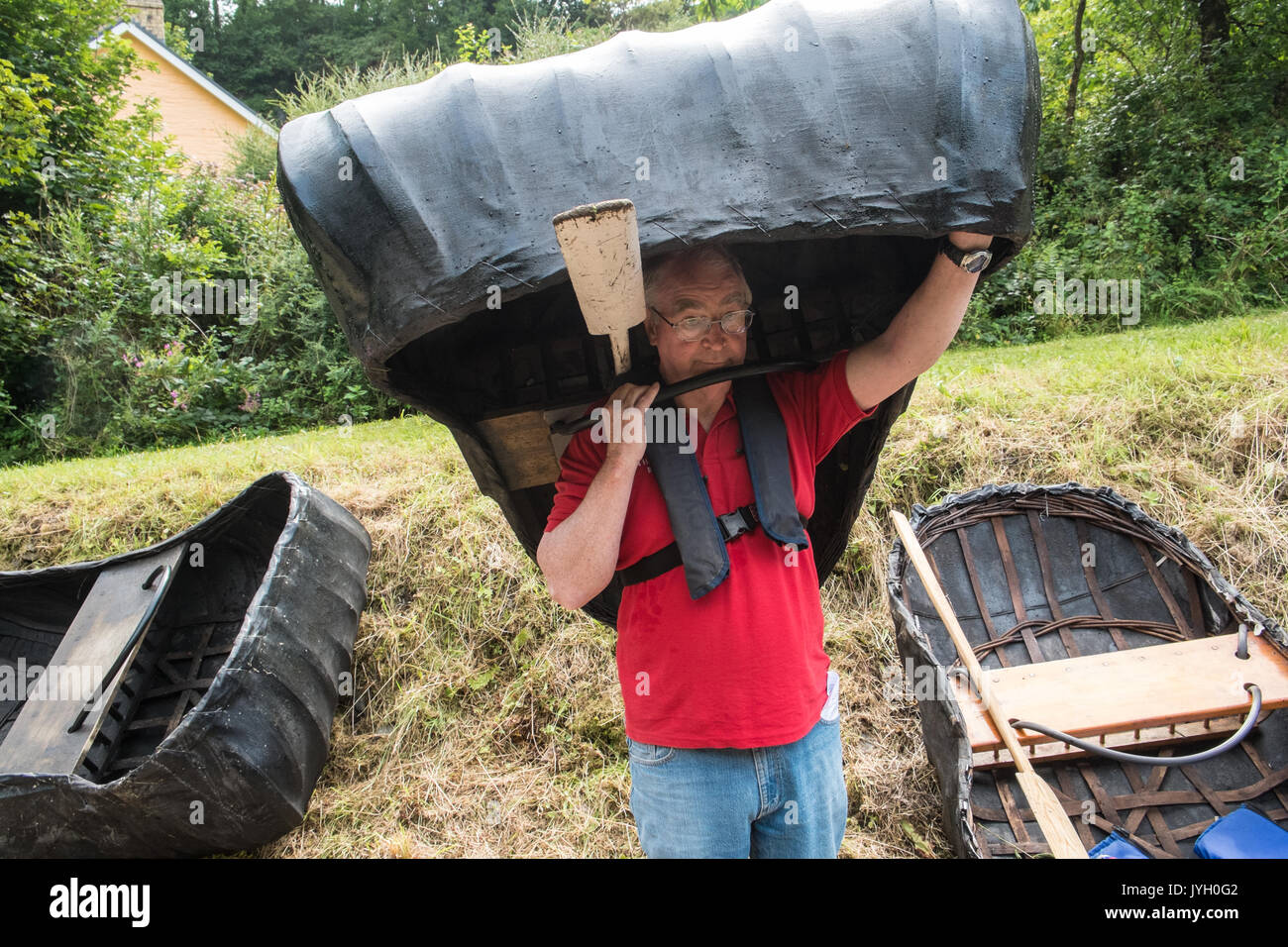Coracle racing hi-res stock photography and images - Alamy