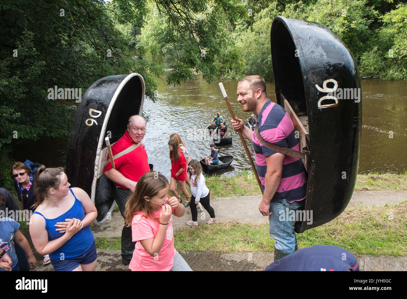 Coracle racing hi-res stock photography and images - Alamy
