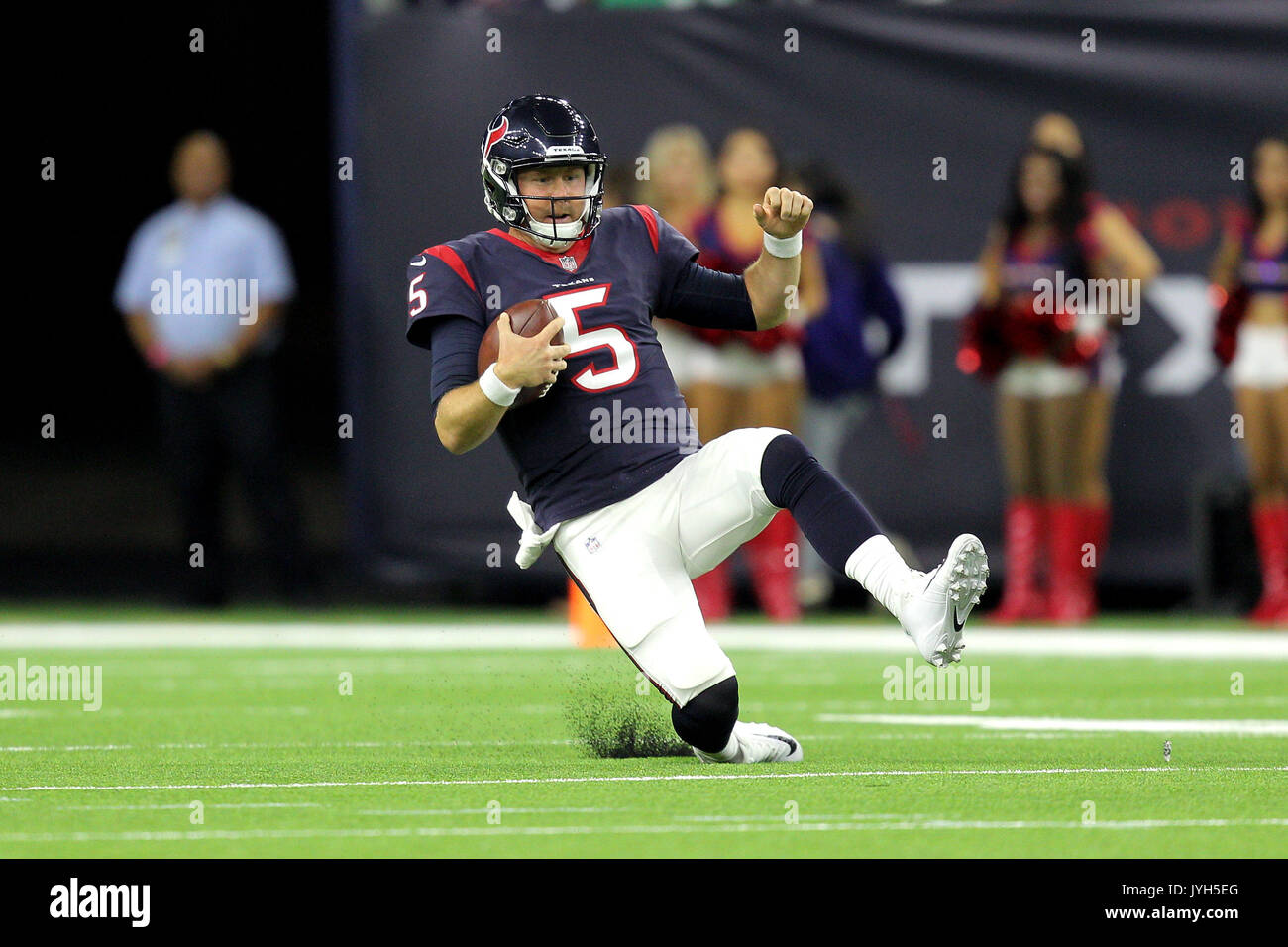 Quarterback scramble hi-res stock photography and images - Alamy