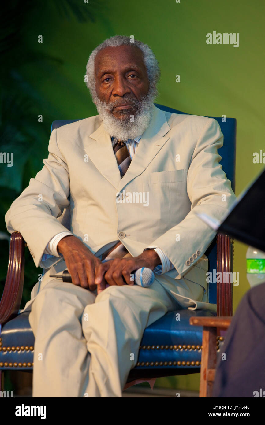 Comedian and civil rights activist Dick Gregory at the Smithsonian ...