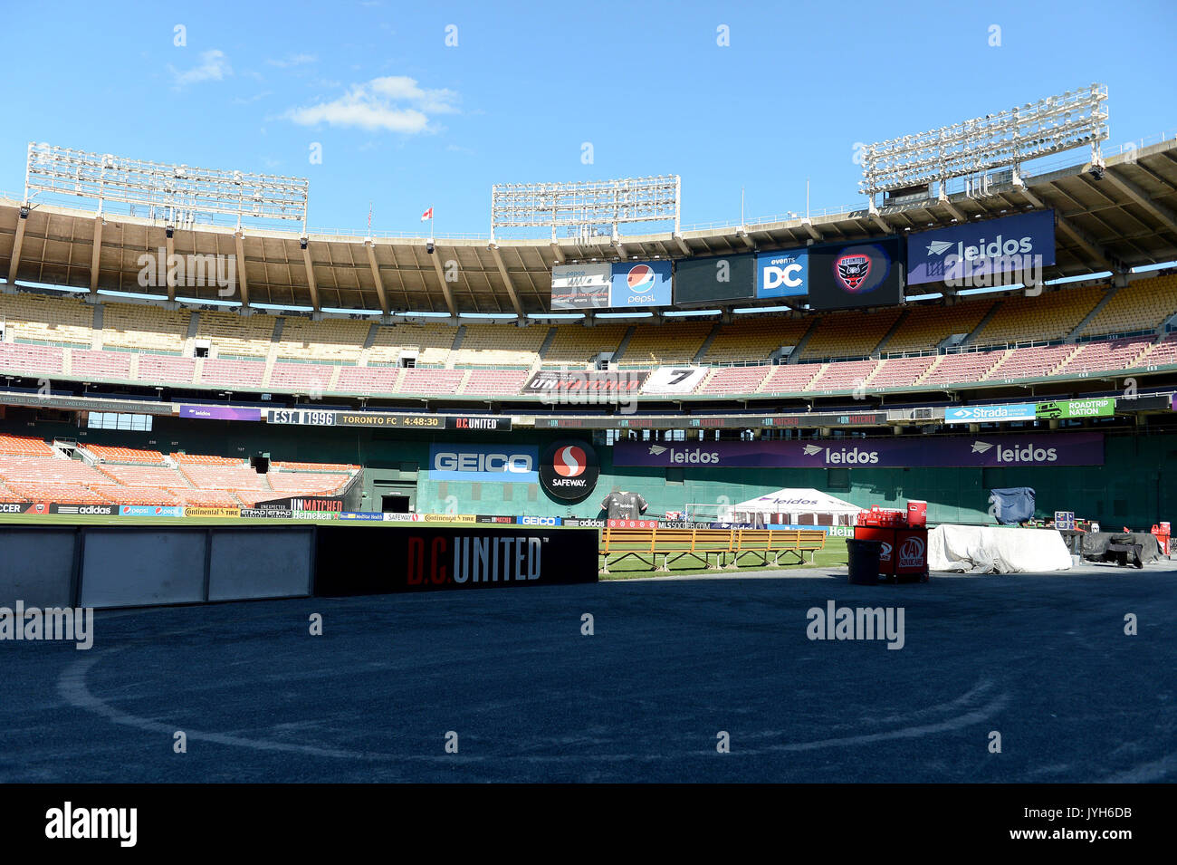 Robert f kennedy memorial stadium hi-res stock photography and images ...