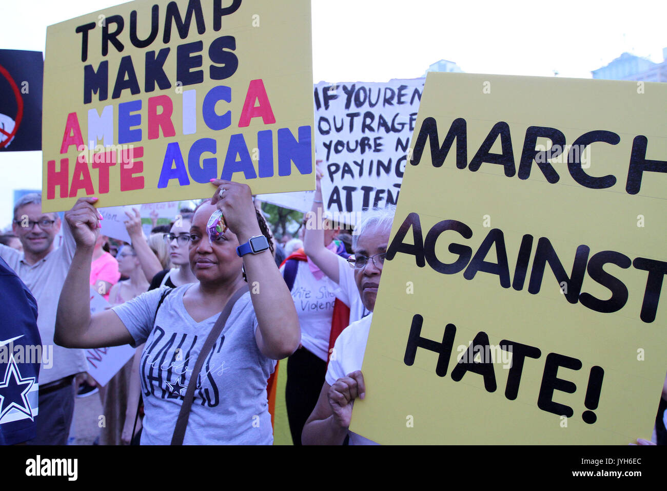 Dallas, Texas, USA. 19th Aug, 2017. Anti-white supremacy rotesters hold ...