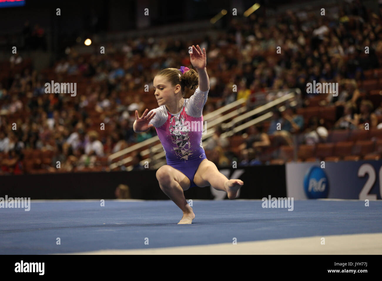 August 18, 2017: Gymnast Annie Beard competes on the first day of the ...