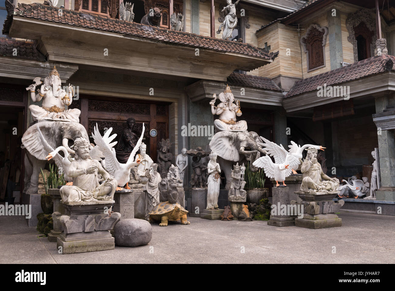 Carved limestone figures hi-res stock photography and images - Alamy