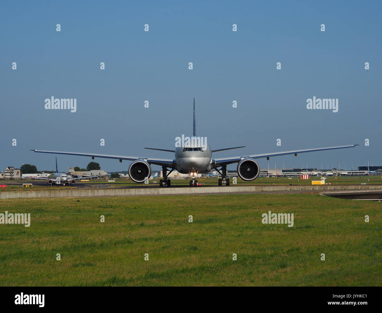 Qatar cargo boeing 777 taxiing hi-res stock photography and images - Alamy