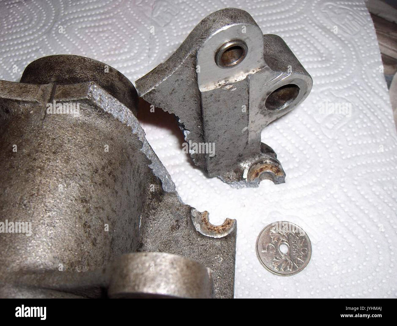 A break in an aluminium casting (1 Stock Photo - Alamy