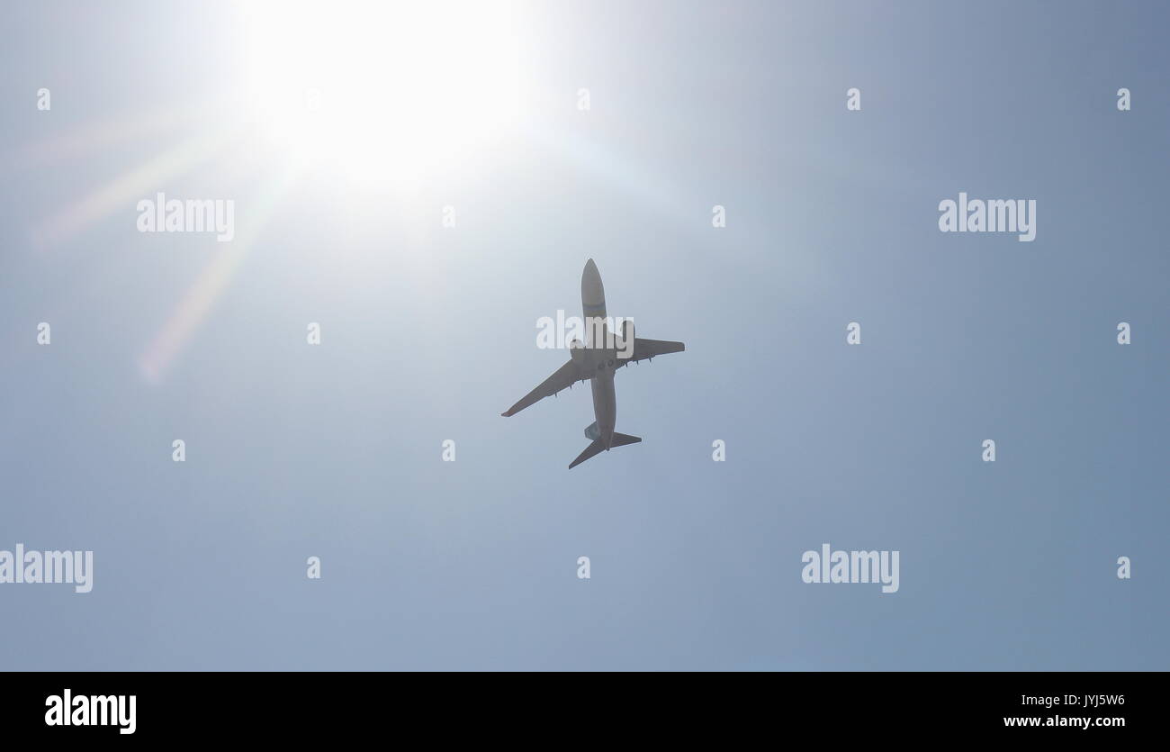 Airplane pics hi-res stock photography and images - Alamy