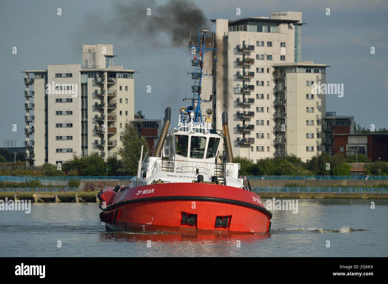 Tugs working on the river Thames Stock Photo - Alamy