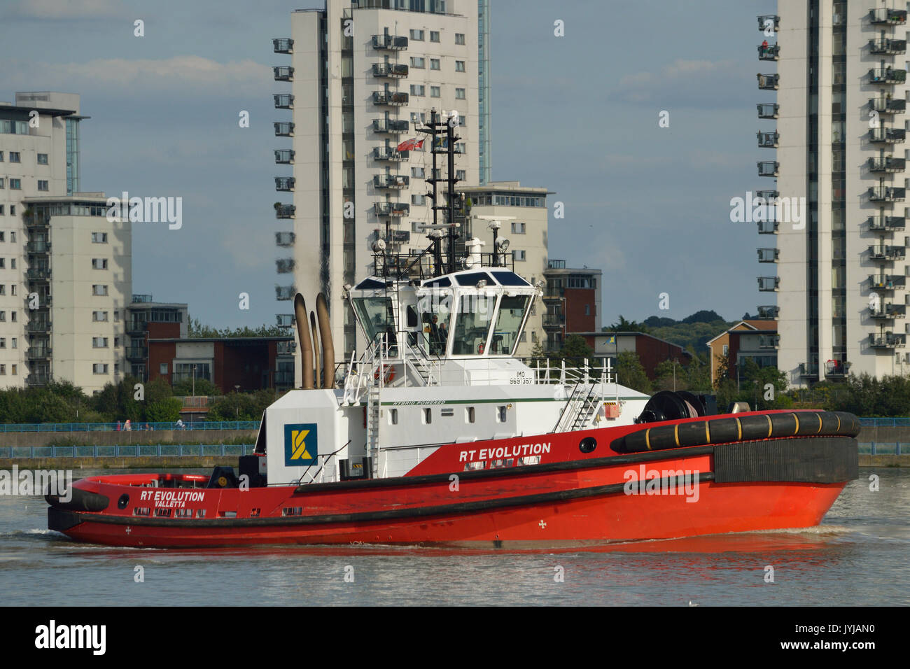 River thames tugboat hi-res stock photography and images - Alamy