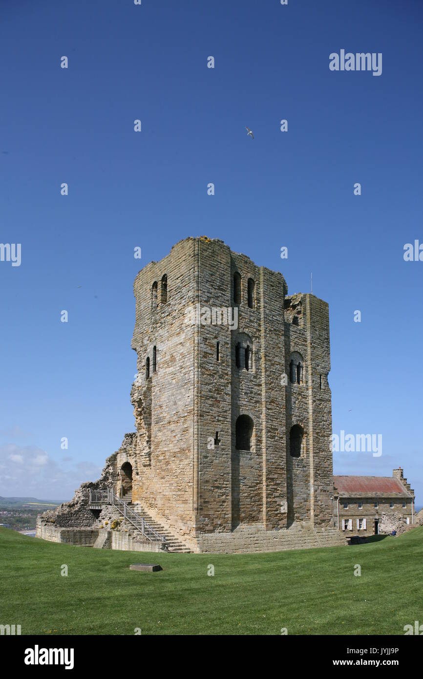 Scarborough Castle (North Yorkshire), Great Tower, 1159−69 Stock Photo ...