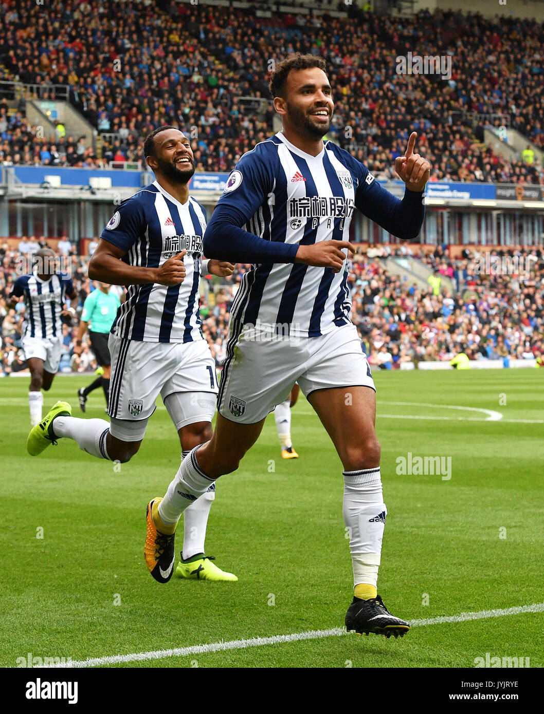 Hal robson kanu scoring goal hi-res stock photography and images - Alamy