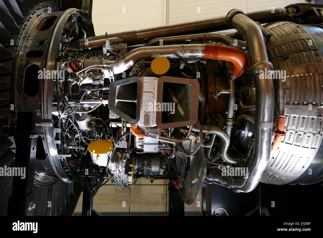 2016.10.13.112619 GE90 jet engine Future of Flight Center & Boeing Tour ...