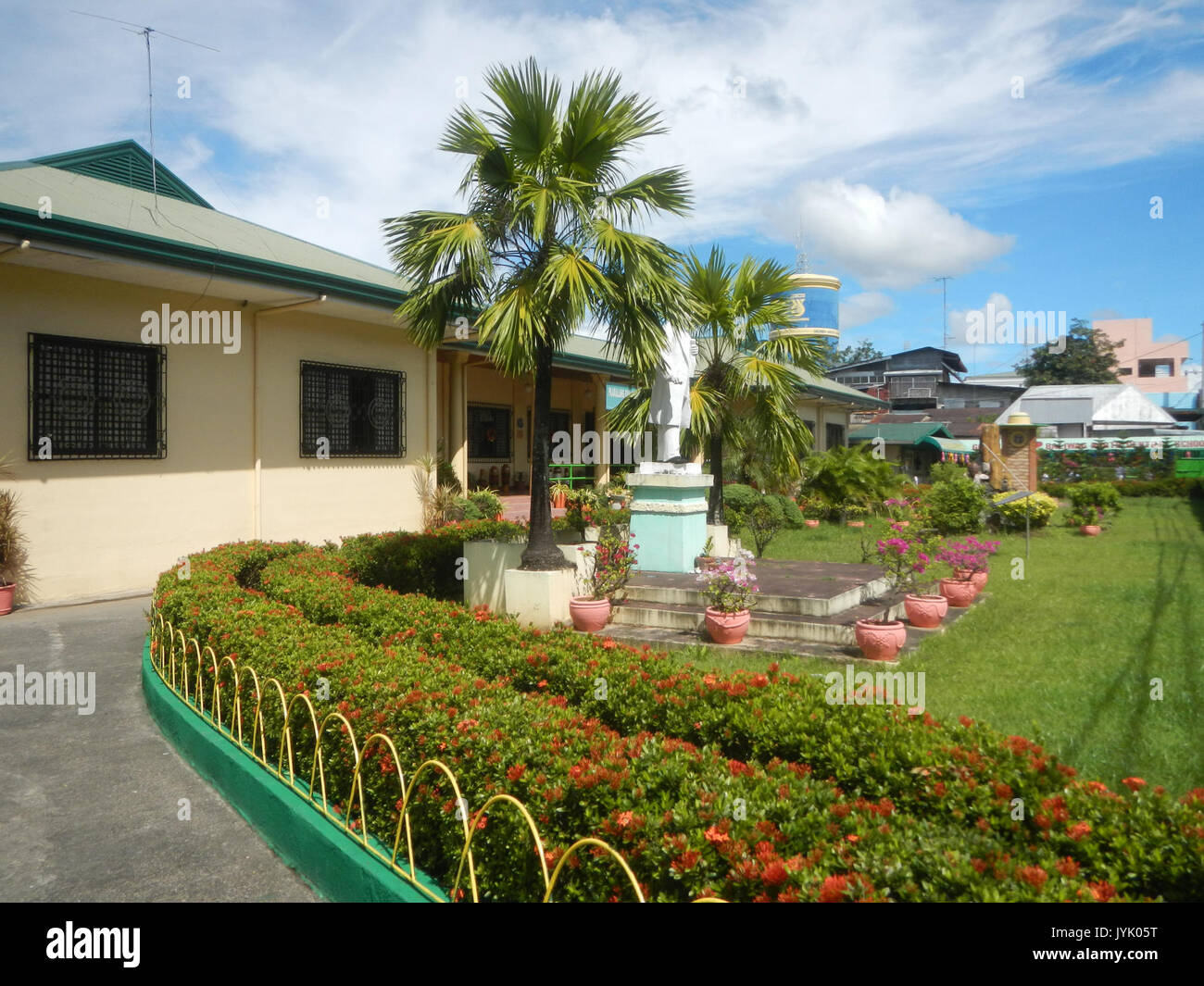 Sundial elementary school hi-res stock photography and images - Alamy