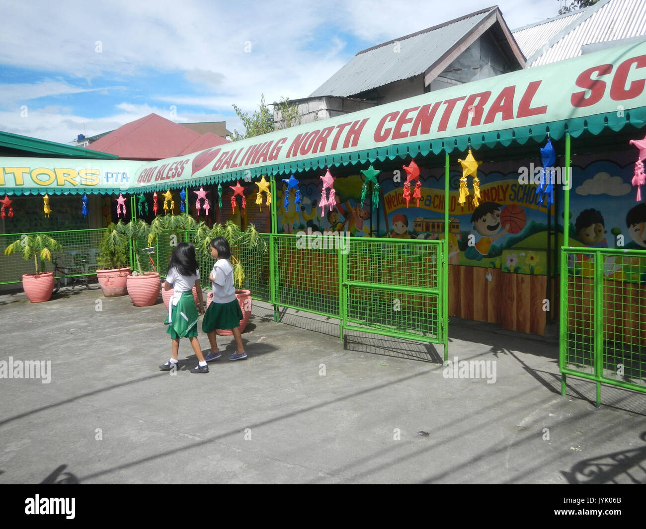 Sundial elementary school hi-res stock photography and images - Alamy