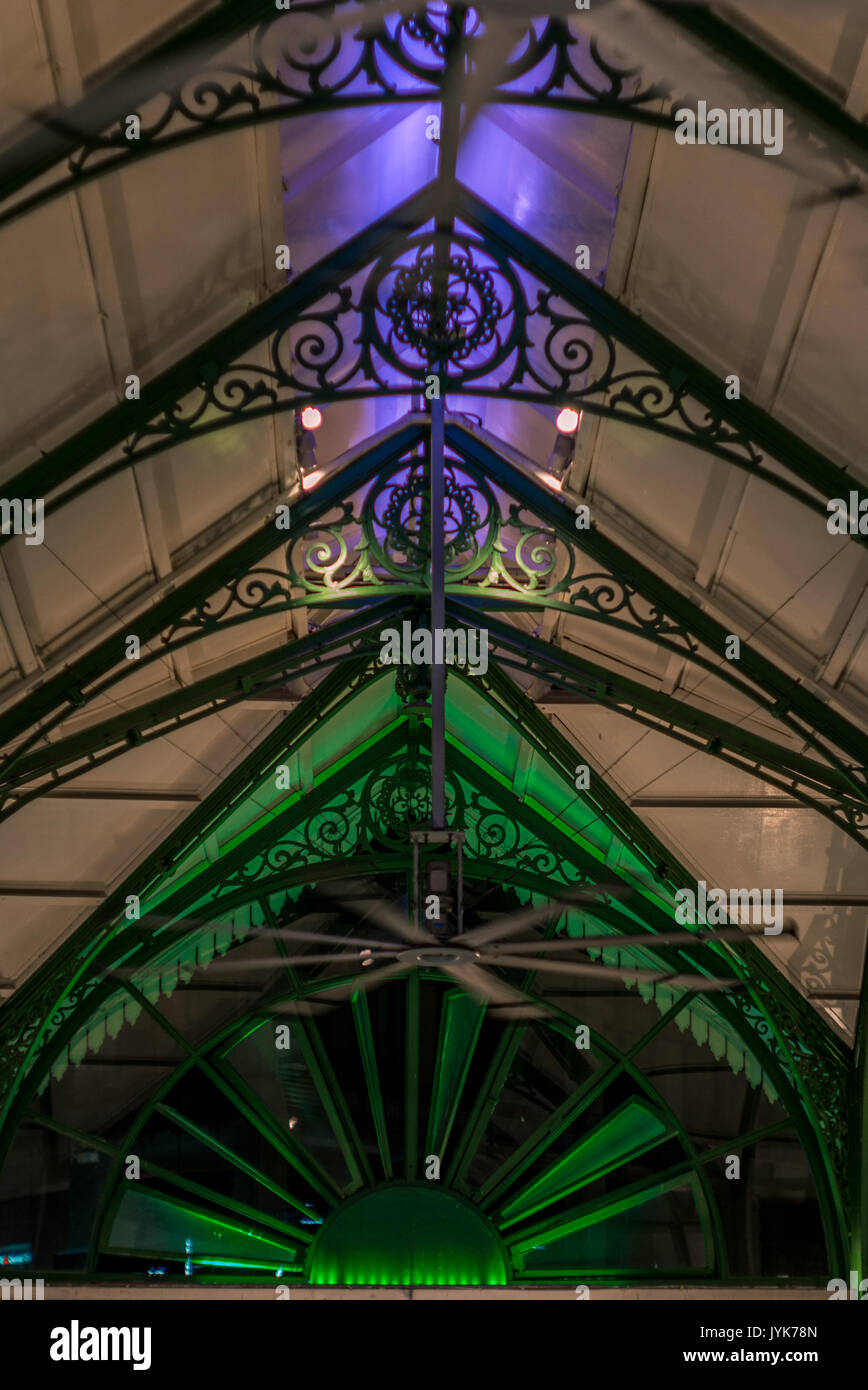 Clean rood hi-res stock photography and images - Alamy