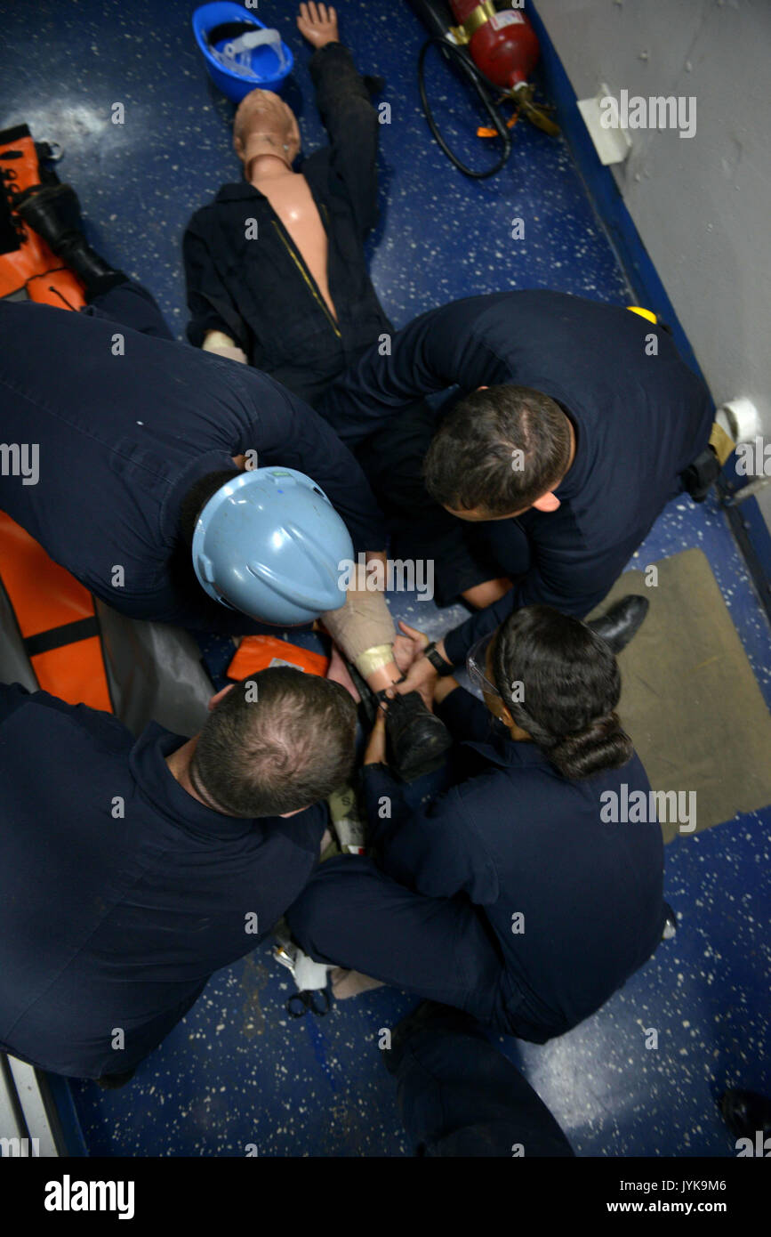 Damage control training drill hi-res stock photography and images - Alamy
