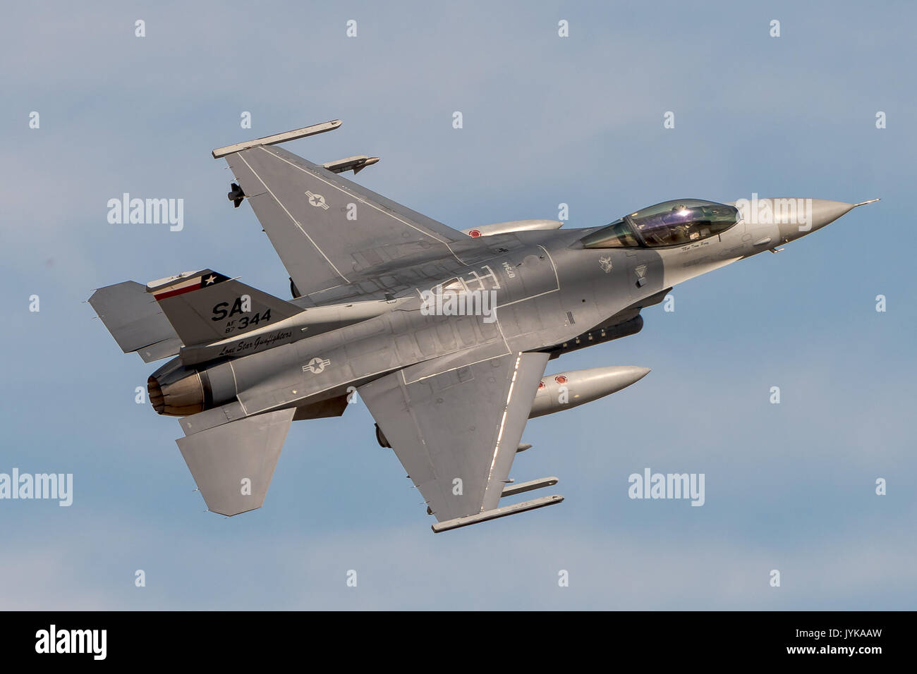 An Air National Guard F-16 Fighting Falcon from Kelly Field, Texas ...