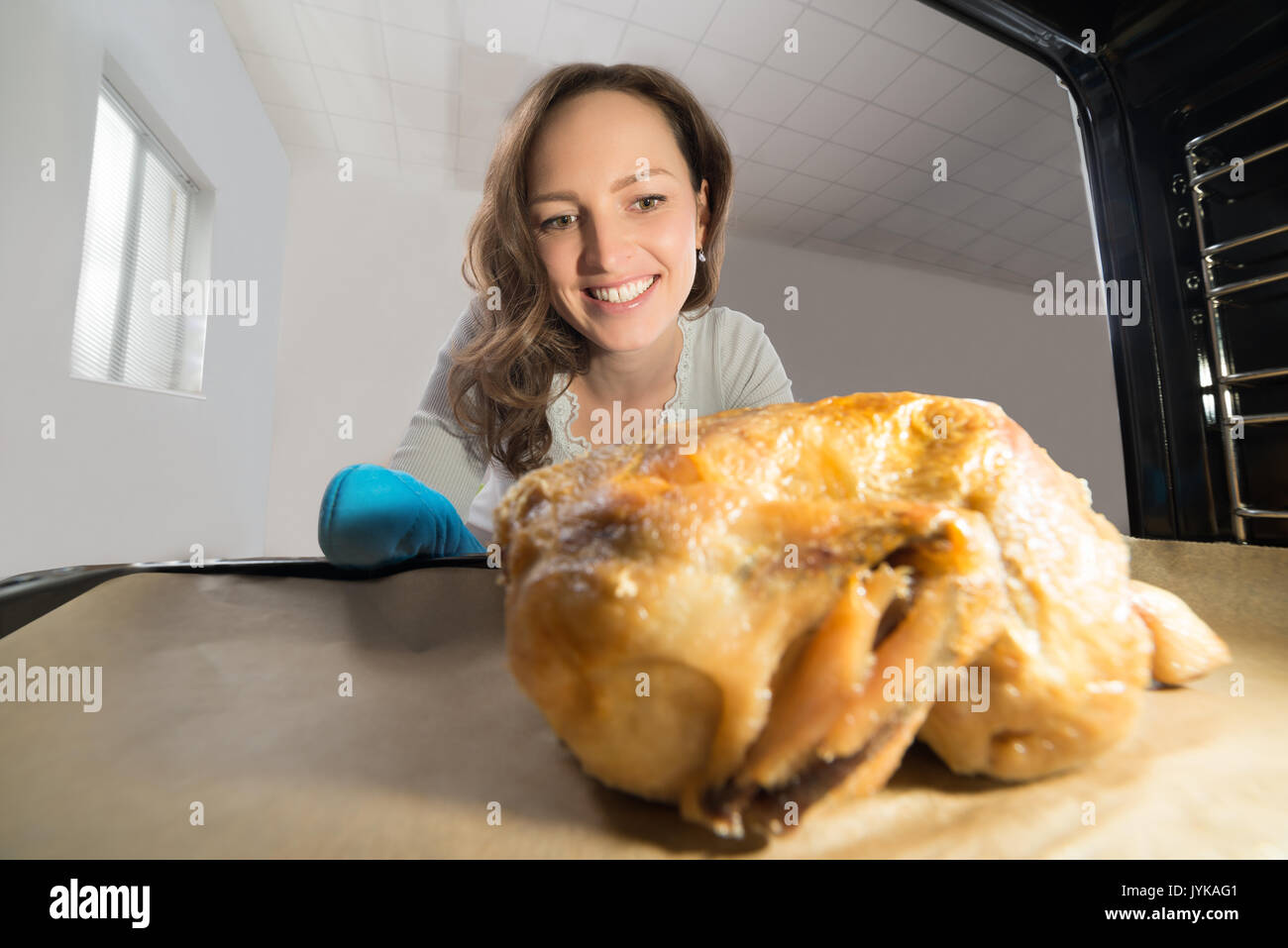Meal food poultry putting hi-res stock photography and images - Alamy