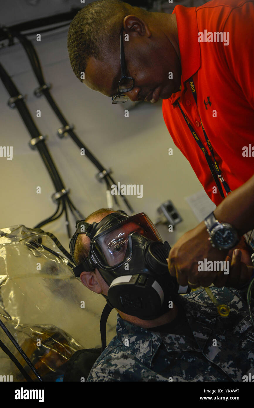 Joint service general purpose mask hi-res stock photography and images ...