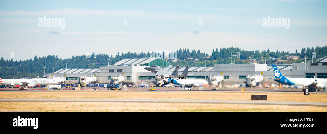 A 142nd Fighter Wing F-15 departs from Portland Air National Guard Base ...