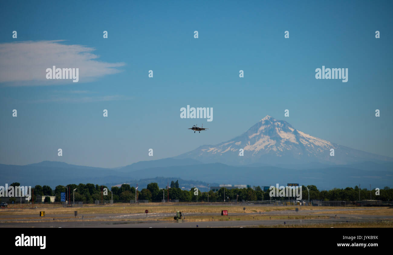 142nf fighter wing hi-res stock photography and images - Alamy