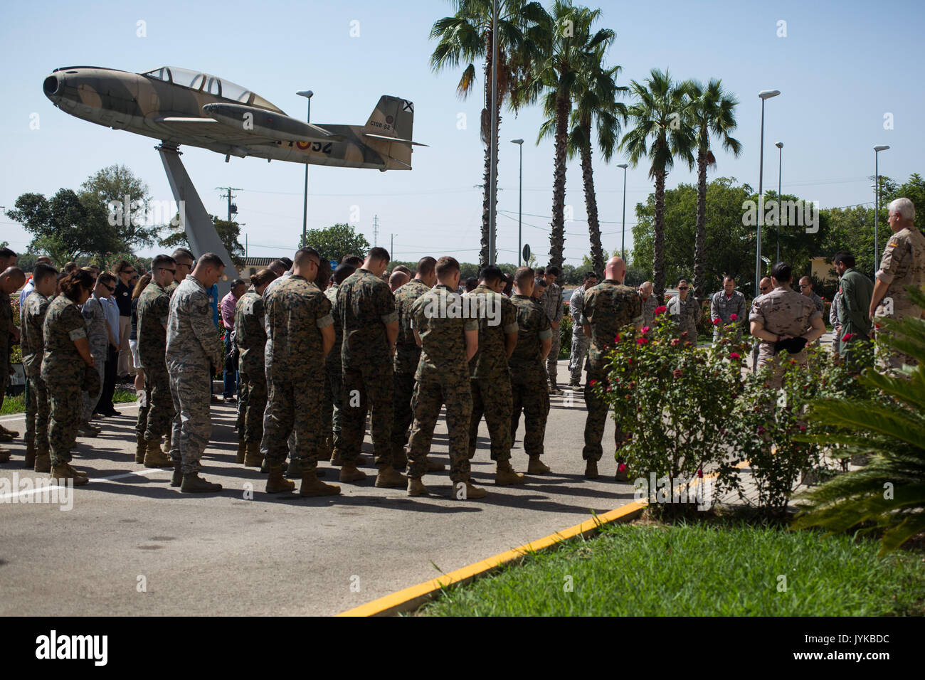 496th airlift squadron hi-res stock photography and images - Alamy