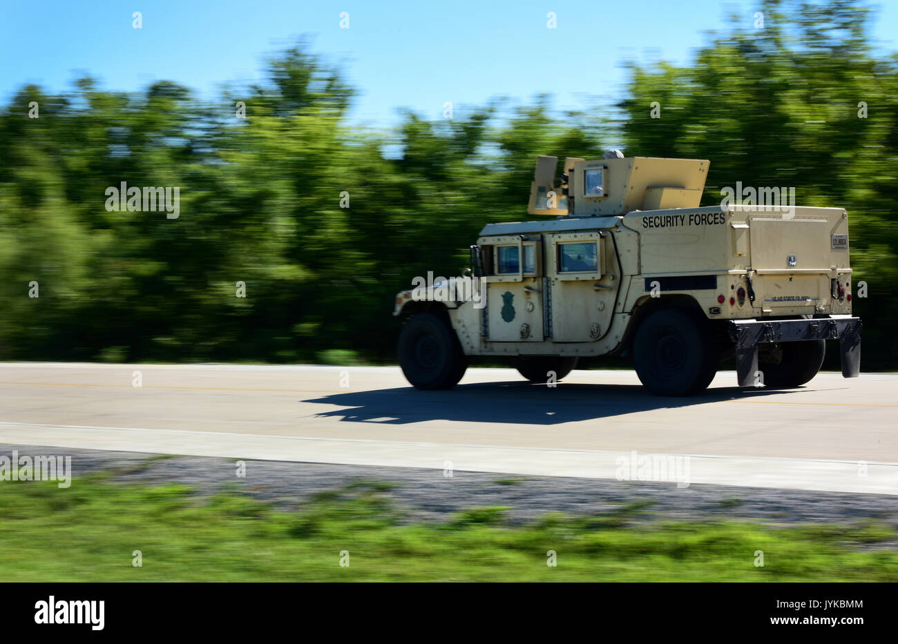 A Humvee rushes in response to an exercise at Whiteman Air Force Base ...