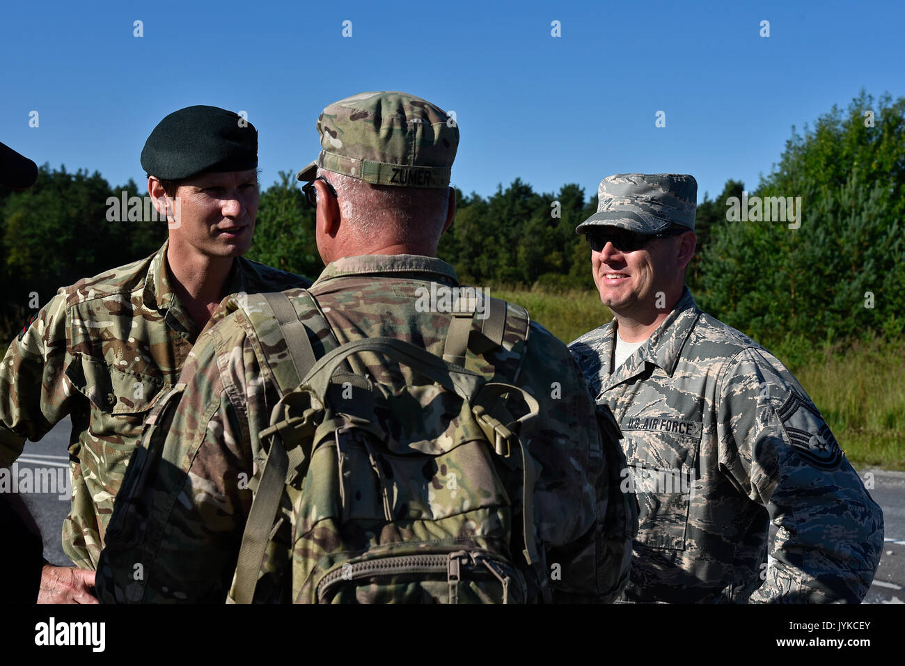 Was a senior commander in the british army hi-res stock photography and ...