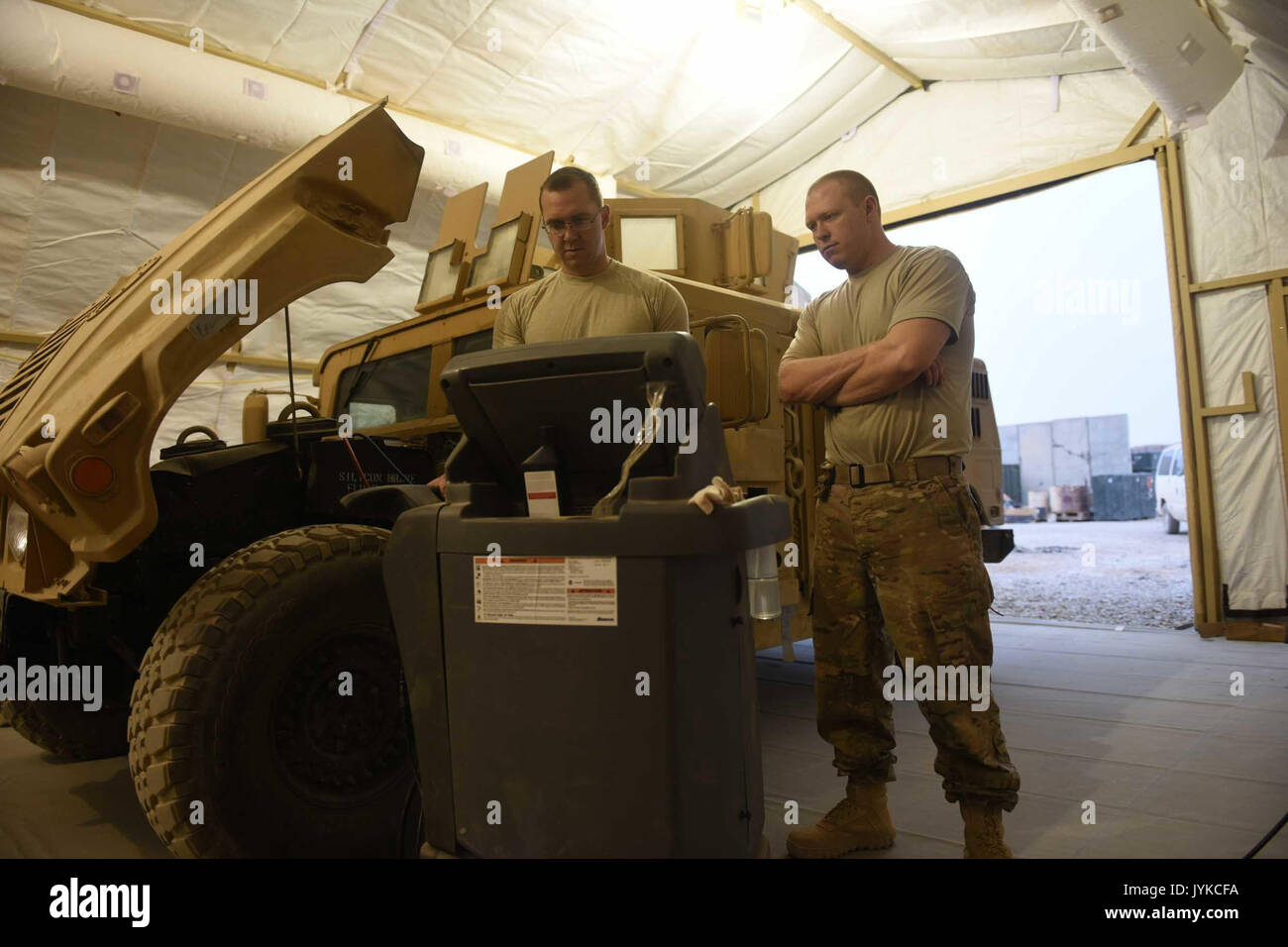 Inside the u s military tent hi-res stock photography and images - Alamy
