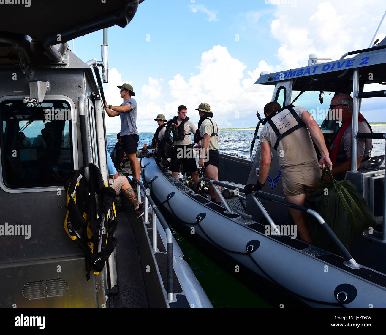 Naval Diving and Salvage Training Center instructors and students ...
