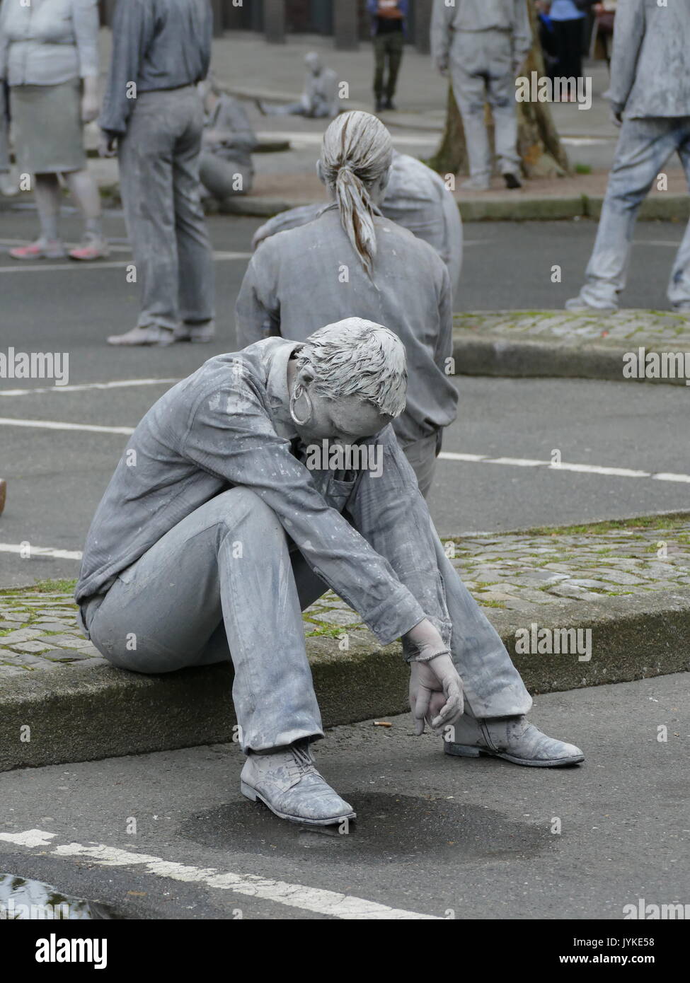 Moving figures hi-res stock photography and images - Alamy