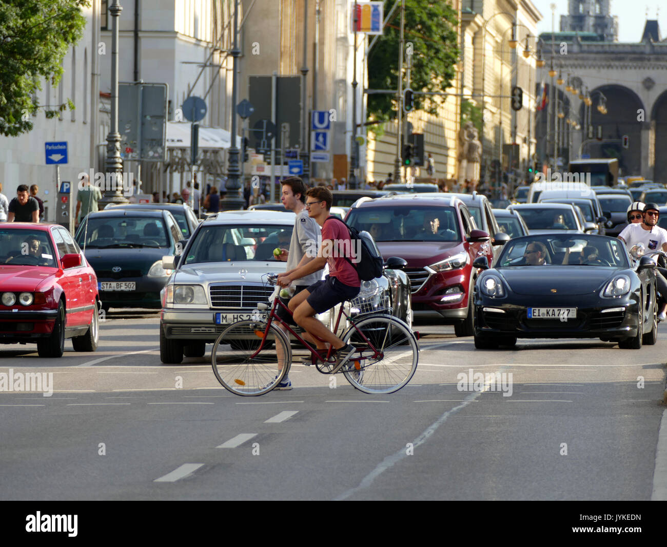 University district hi-res stock photography and images - Alamy