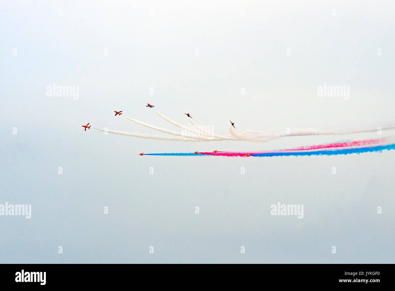 Aerial loops hi-res stock photography and images - Alamy
