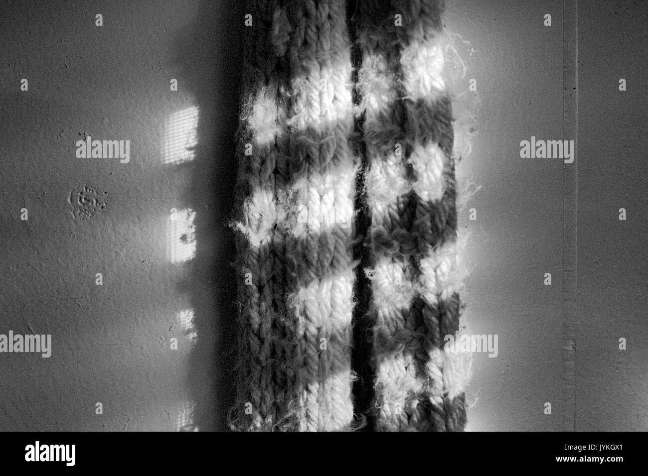 Black and white horizontal stripes hi-res stock photography and images ...