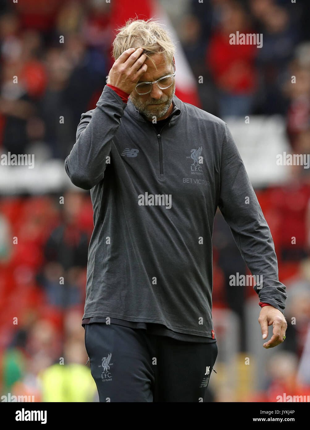 Liverpool jurgen klopp anfield 2017 hi-res stock photography and images ...