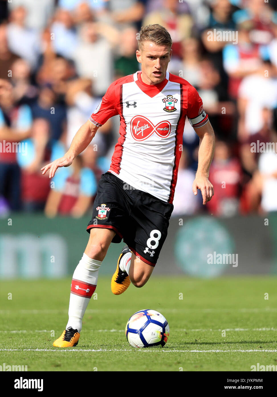 Southampton's Steven Davis Stock Photo - Alamy