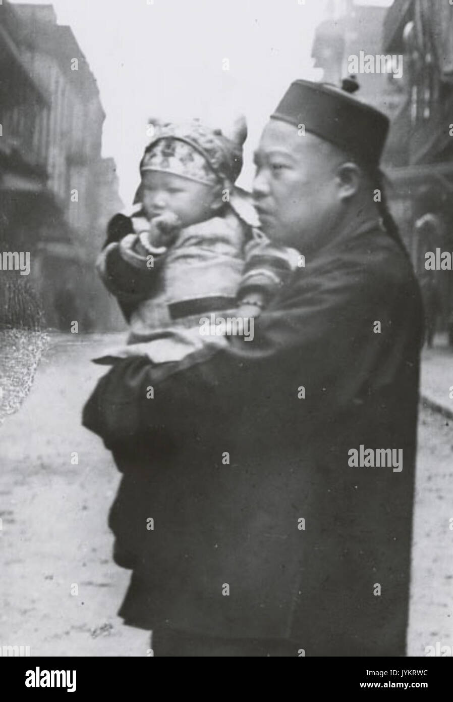 Chinese immigrant family hi-res stock photography and images - Alamy