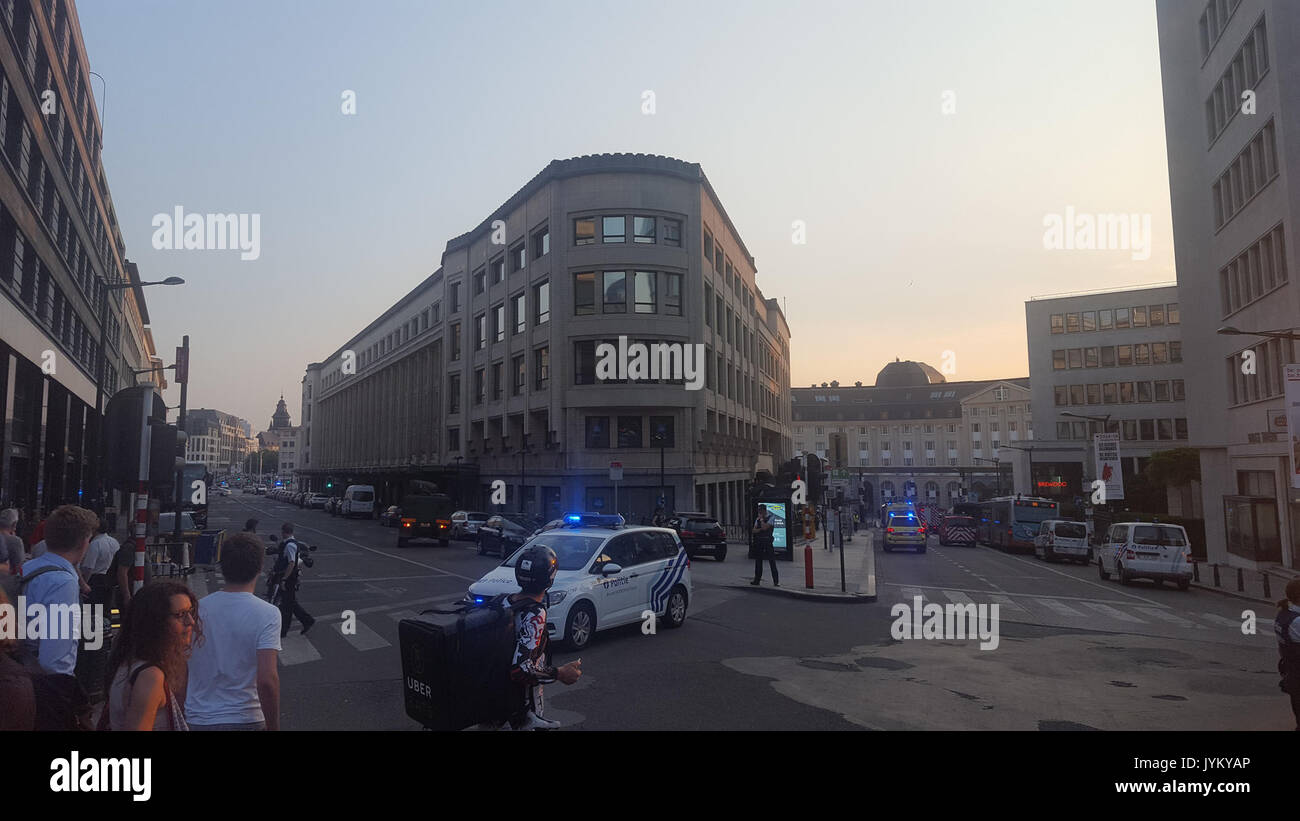 Police station closing hi-res stock photography and images - Alamy